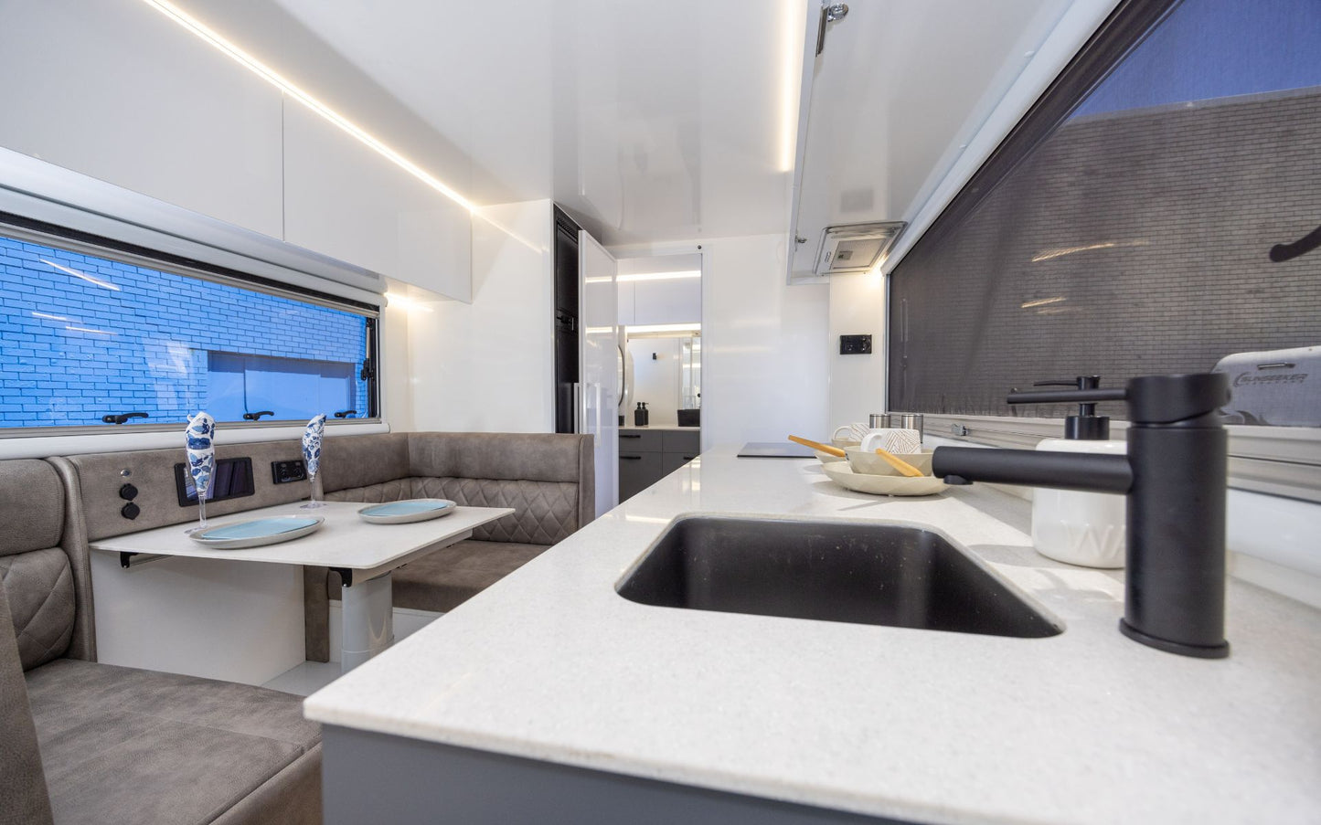 Elysium 19'6 Couples – Vision RV Sunseeker